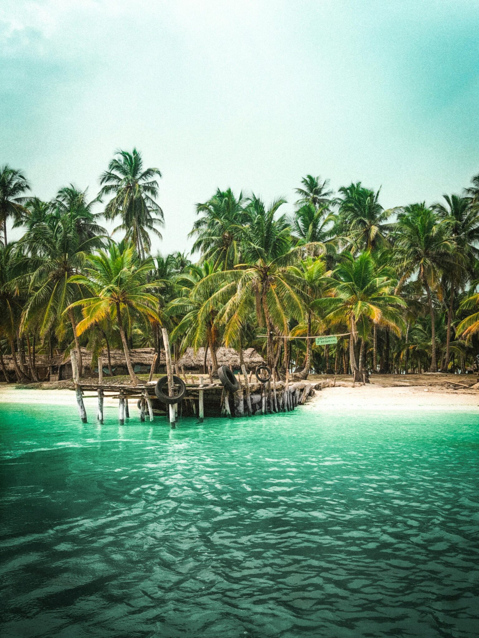 Tour pasadía San Blas Panamá: Isla Perro chico, Barco Hundido. - Latino ...